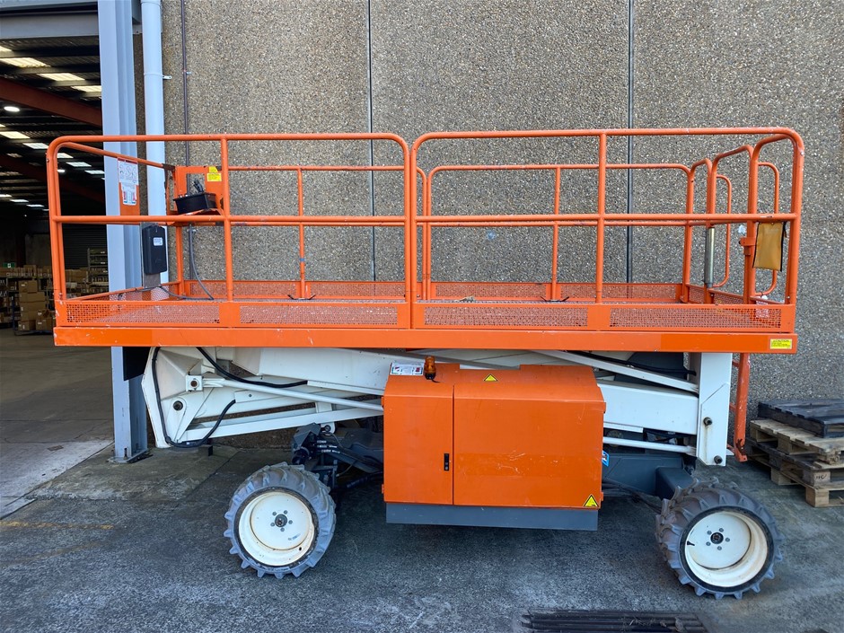 2017 Snorkel SL30 Self Leveling All-Terrain Scissor Lift Auction (0002 ...