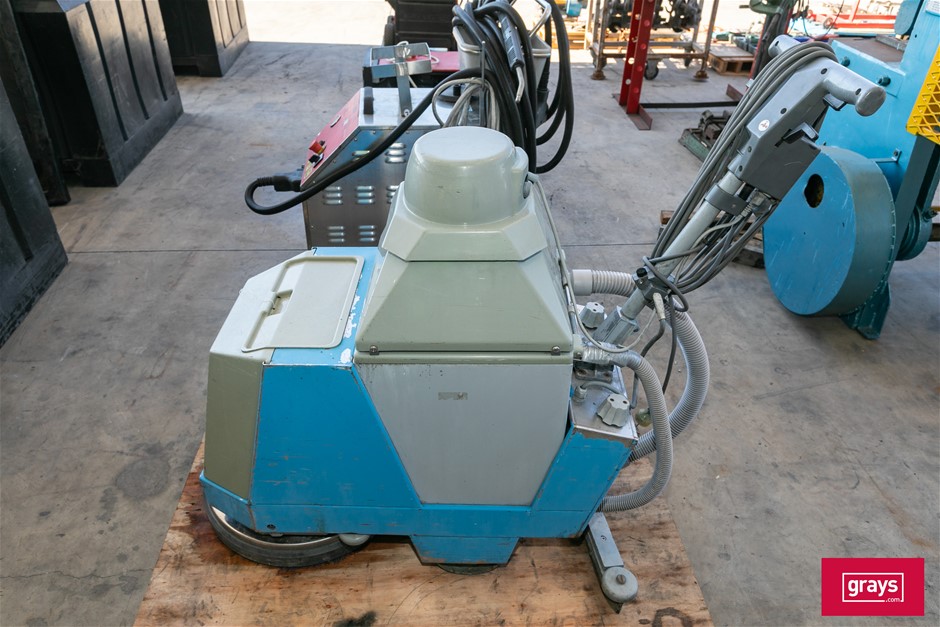 Nilfisk C52 Mobile Electric Floor Scrubber Auction (0035-5056559 ...