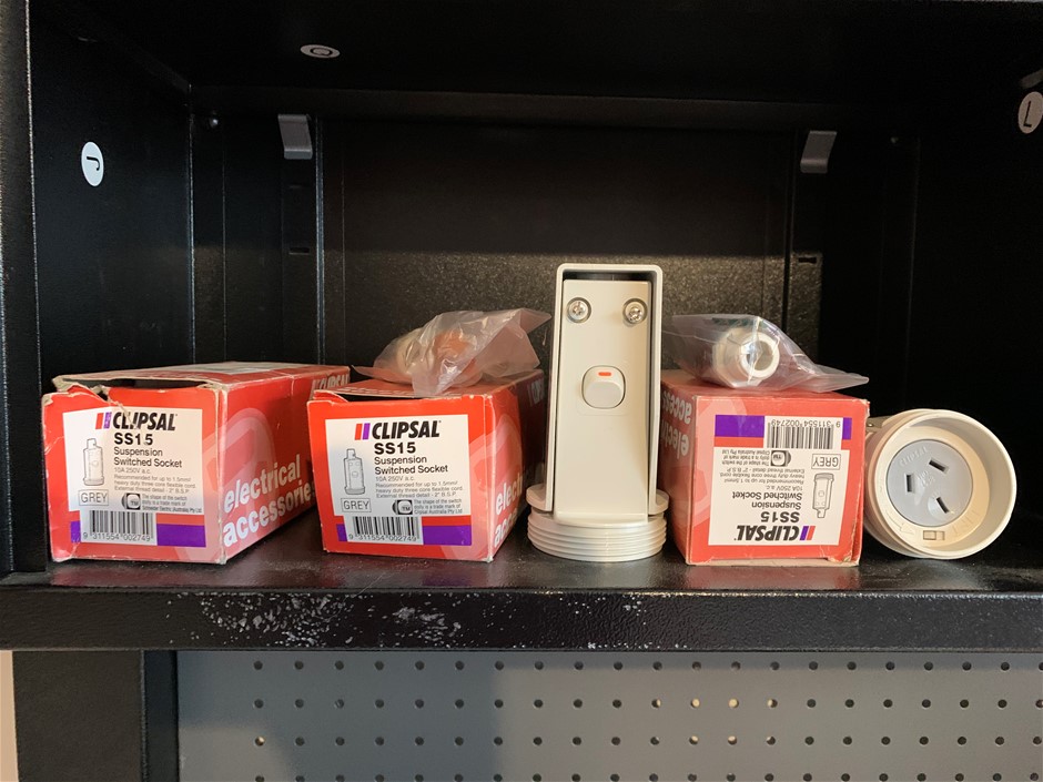 Quantity of Various Electrical Switches Auction (0143-3029200) | Grays ...