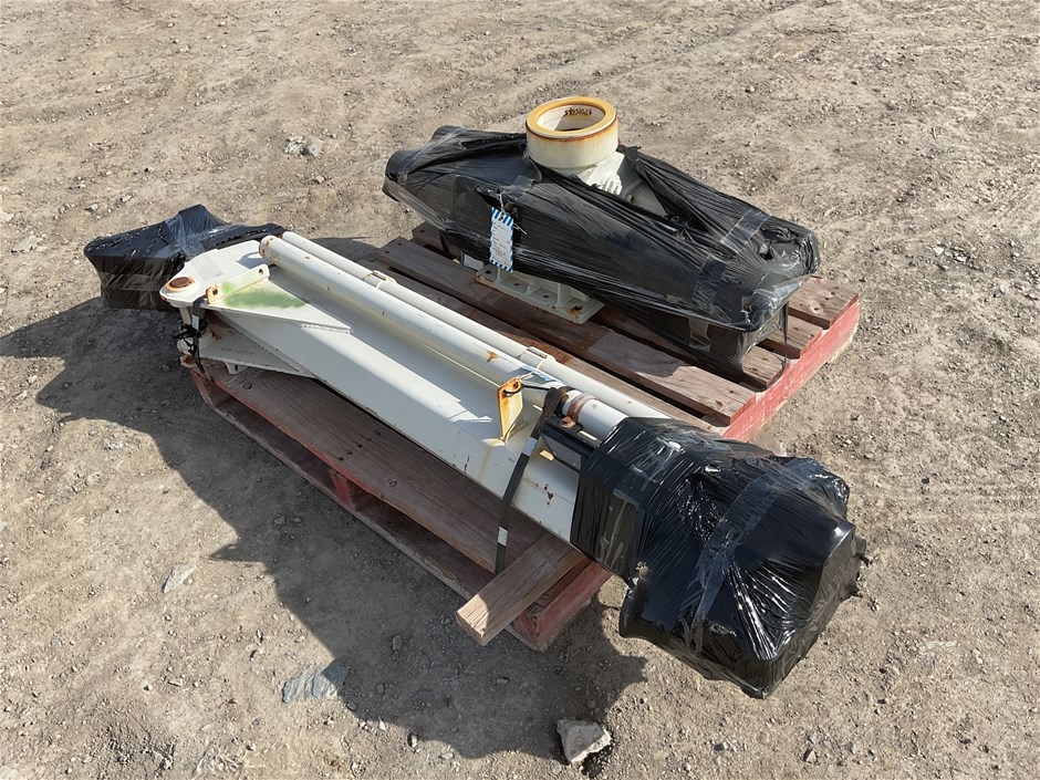 Boom Assy , Extension and Boom Base Assy Auction (0014-7038084) | Grays ...