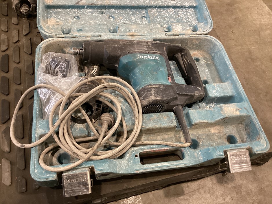 Makita HR3200C Electric Rotary Hammer Drill Auction (0052-8018789 ...