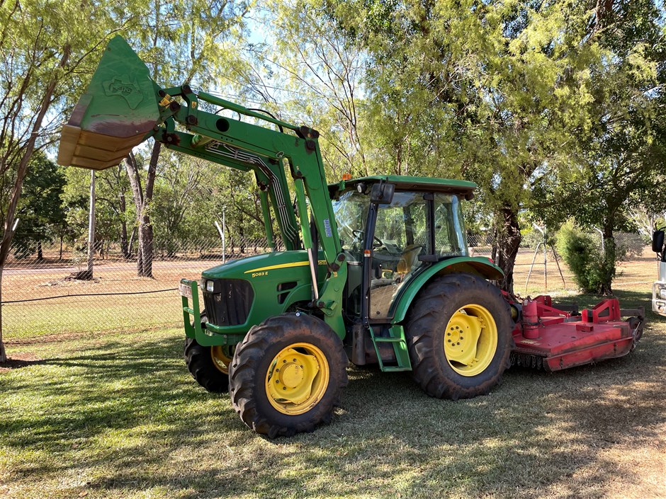 John Deere 5083E Tractor Loader Slasher Auction (0002-8018965) | Grays ...