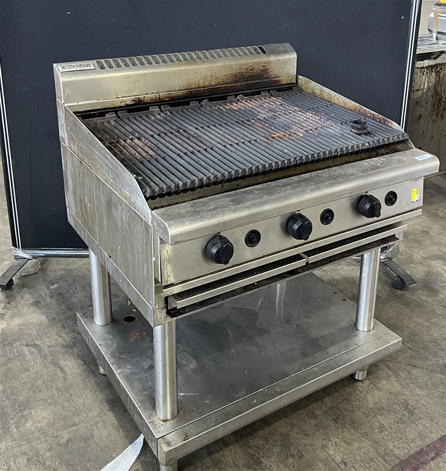 Moffat CH8900G-LS 6 Gas Burner With Oven Auction (0004-5056941) | Grays ...