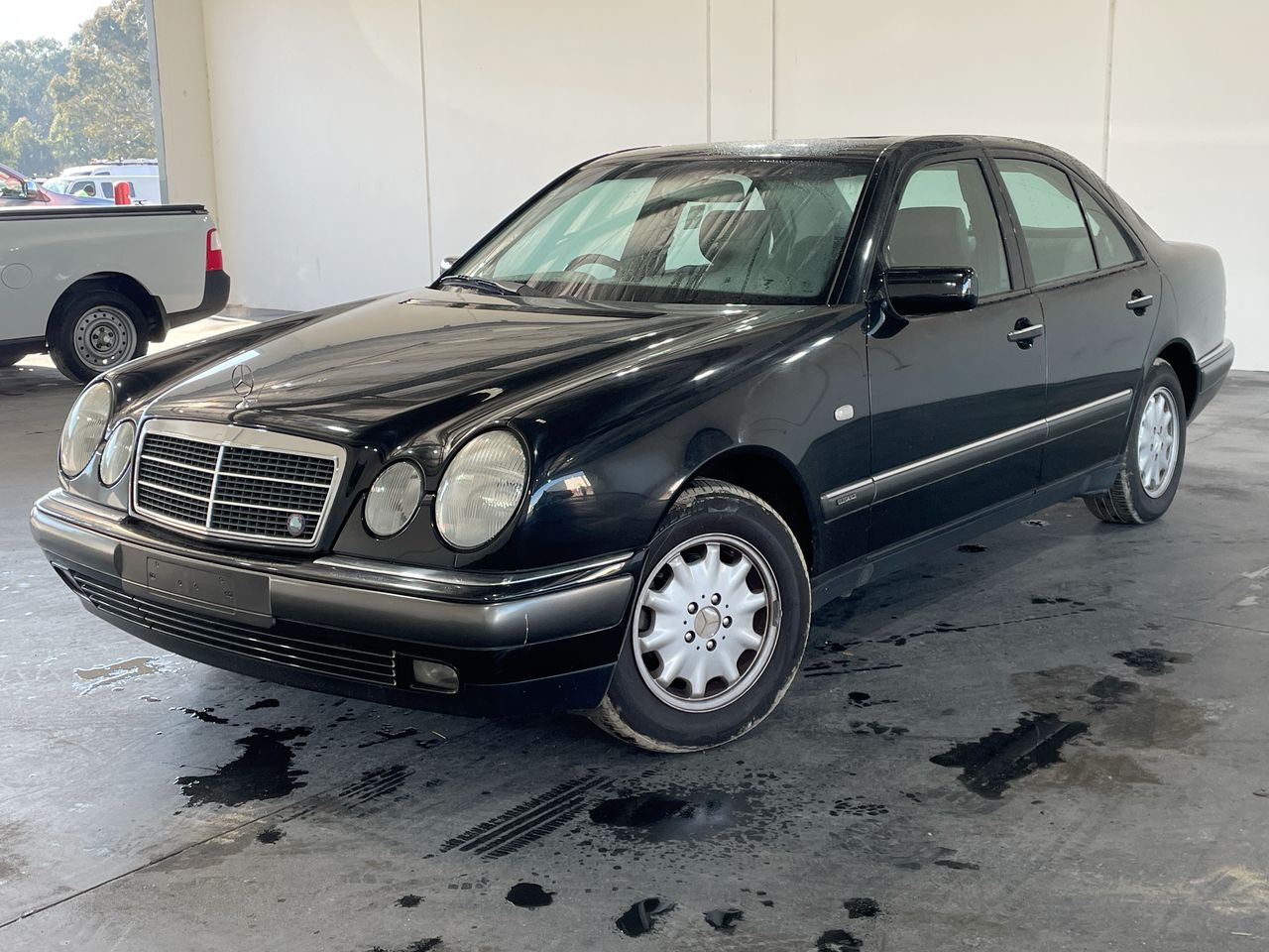 1998 Mercedes Benz E240 Classic W210 Automatic Sedan Auction (0001 ...