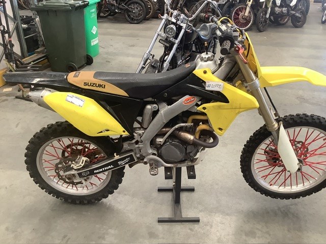 Suzuki Unknown Motorcycle Auction (0001-9052594) | Grays Australia