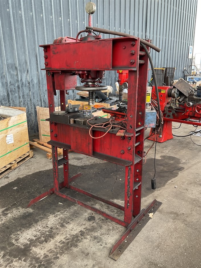 Servex Hydraulic Press Auction (0107-3029956) | Grays Australia