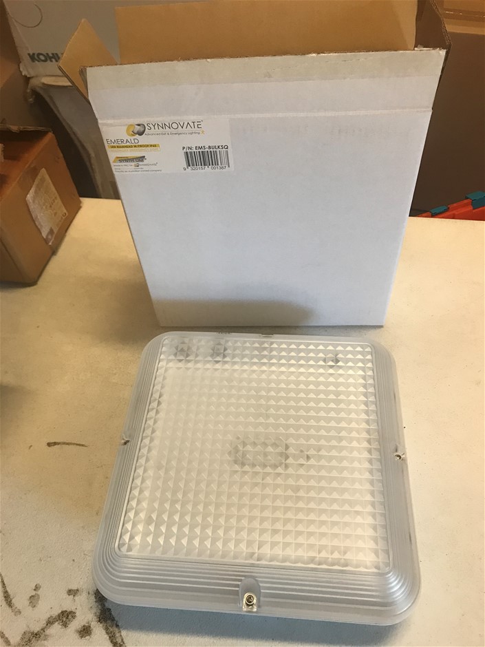 1x Synnovate Emerald LED Bulk Head Light Auction (0344-3029992) | Grays ...