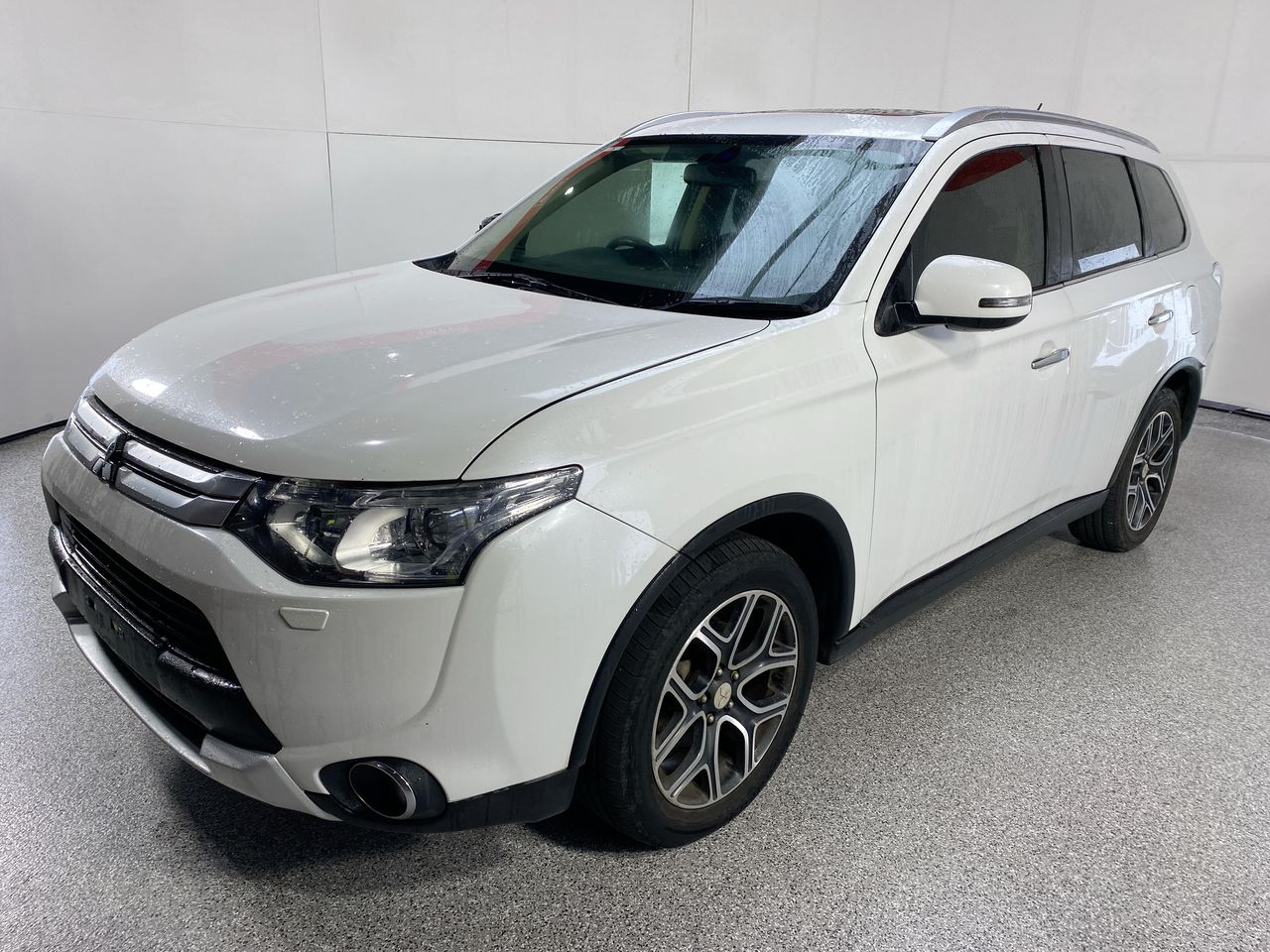 2014 Mitsubishi Outlander ASPIRE 4WD ZJ T/D Auto 7 Seats Wagon Auction ...