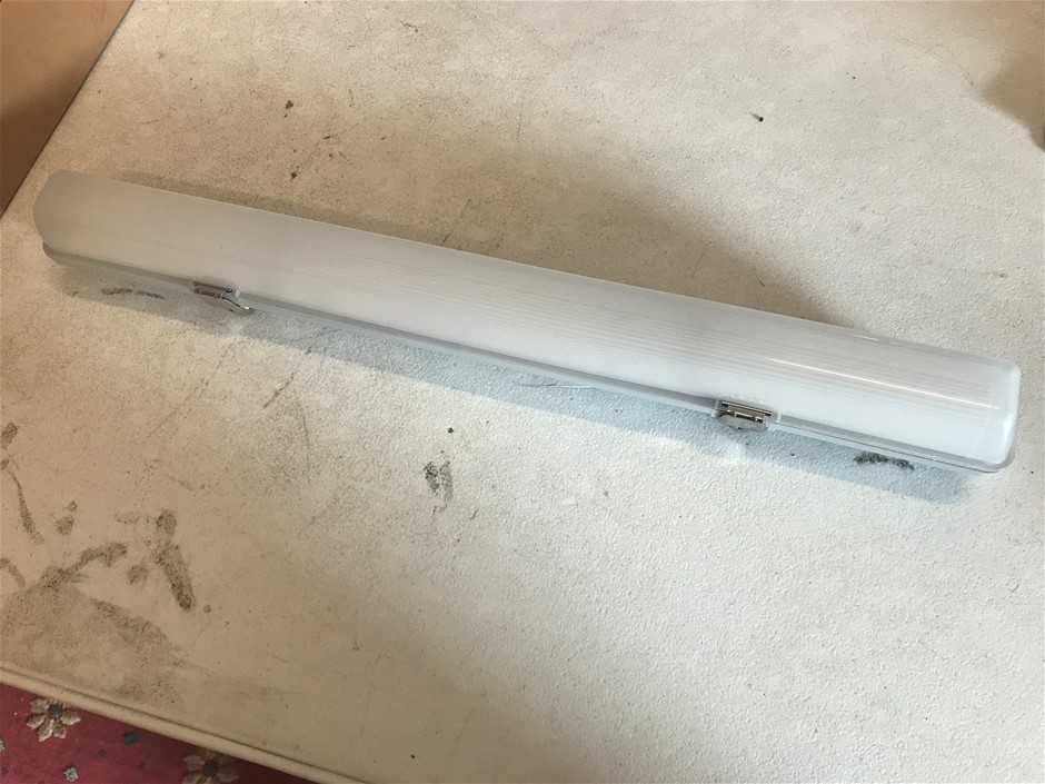 1x Carton of JINHANG 10W LED Battens Auction (0591-3030174) | Grays ...