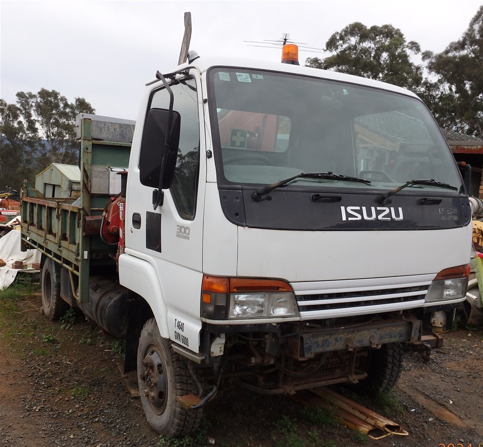 2001 Isuzu NPS 300 Tipper Truck Auction (0005-5057948) | Grays Australia