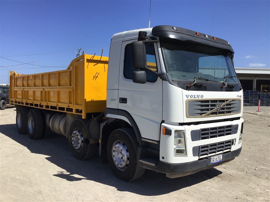 2005 Volvo FM380 8 x 4 Tipper Truck Auction (0001-7053523) | Grays ...