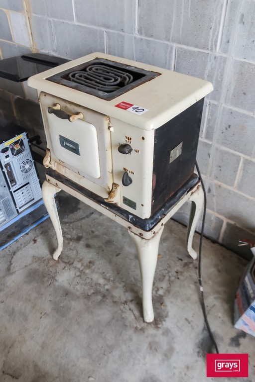 A.G.E Hotpoint Vintage Free Standing Stove Auction (0090-5057780 ...