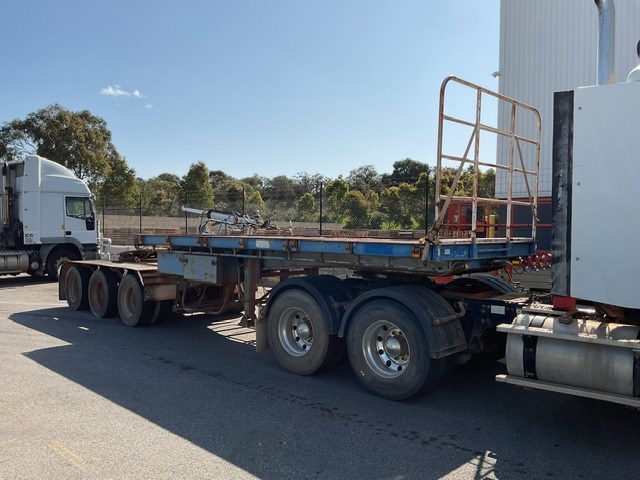 A Trailer Triaxle Flat Top A Trailer Auction (0003-9054747) | Grays ...