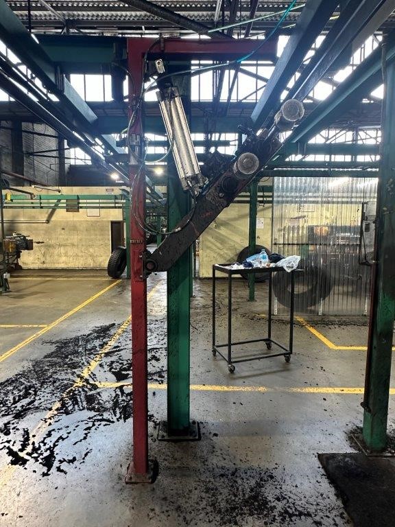BONFIGLIOLI Tyre Lifting Column Auction (0034-7053798) | Grays Australia