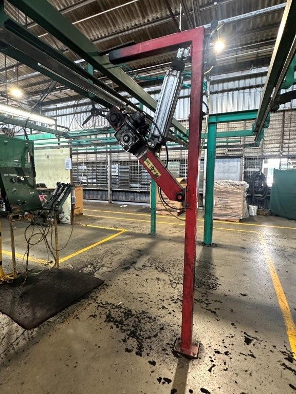 BONFIGLIOLI Tyre Lifting Column Auction (0035-7053798) | Grays Australia