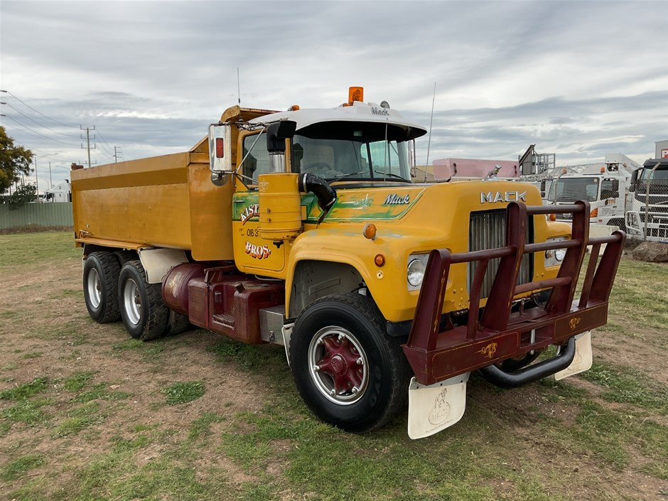 1972 Mack R600 6 x 4 Tipper Truck Auction (0002-3030648) | Grays Australia