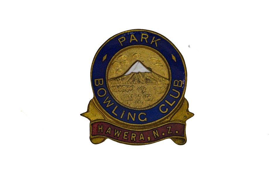 5 x NZ assorted sports medal/badges incl. 1894-95 Waikato Rowing ...