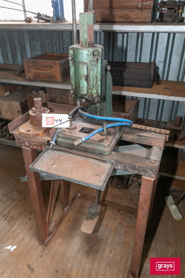 Exacta Manual Foot Press on Steel Stand Auction (0044-5058040) | Grays ...