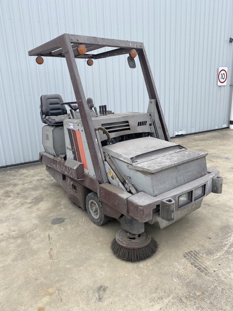 Powerboss SW/80-HD Ride On Sweeper Auction (0010-8019489) | Grays Australia