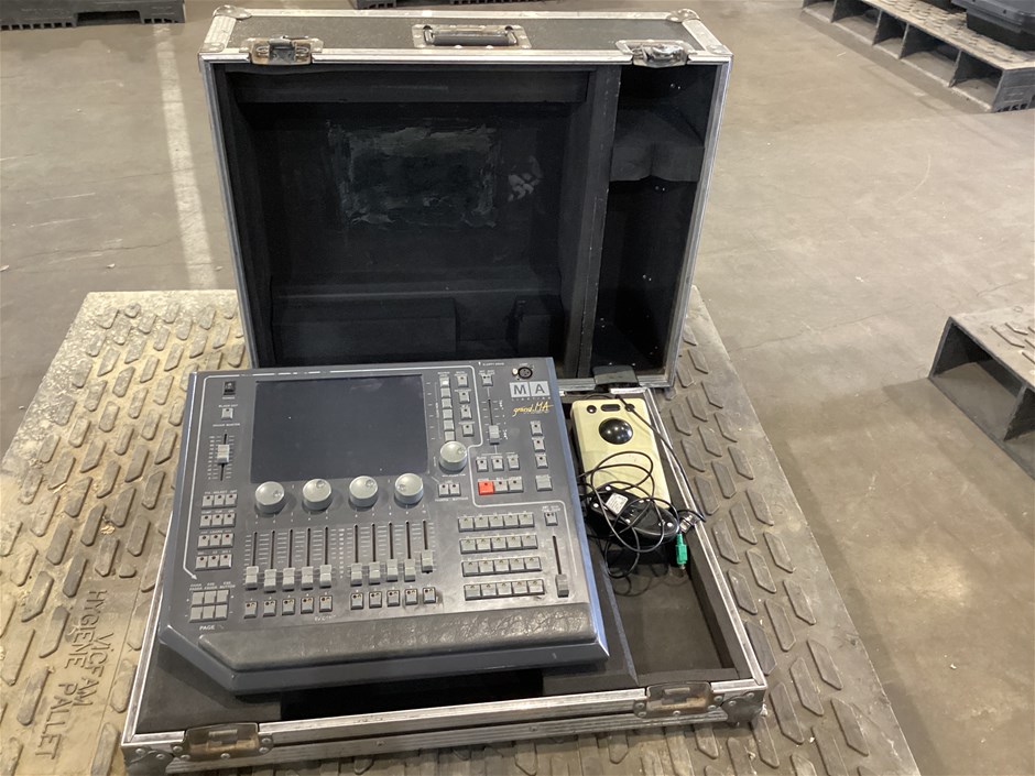 Grand MA Micro Lighting Console In Road Case Auction (0046-8019490 ...