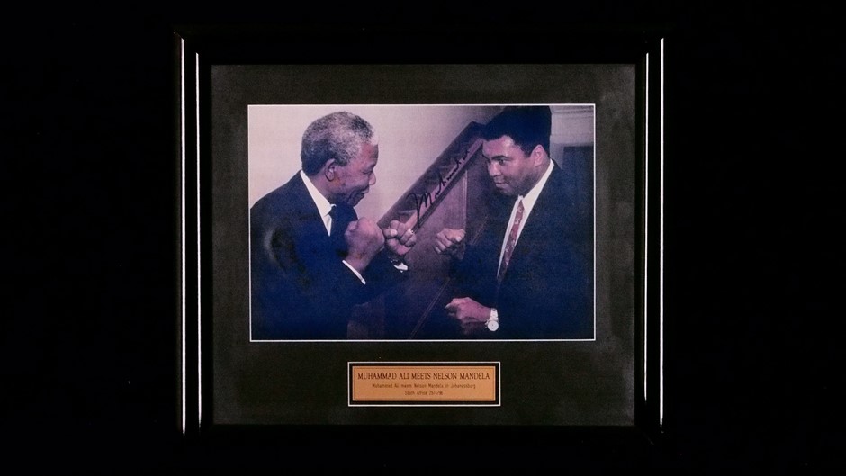 Signed Muhammad Ali Meeting Nelson Mandela Photo Auction (0041-2561916) | Grays Australia