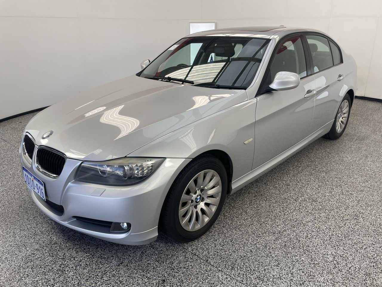 BMW 3 Series 320i EXEC. E90 Automatic Sedan Auction (0001-70006832 ...