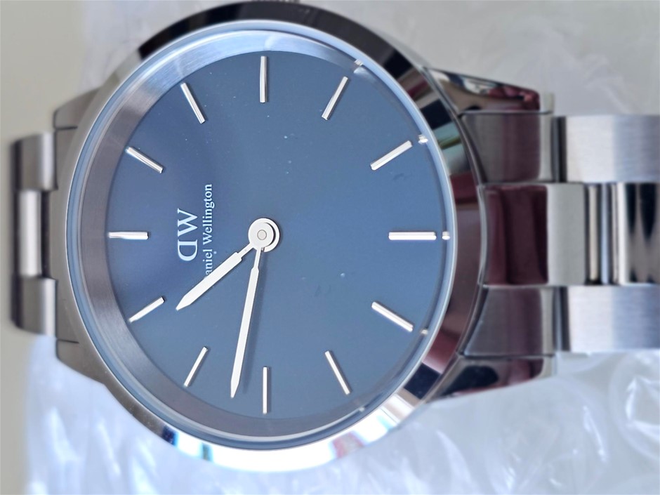Daniel Wellington Iconic Link Black Dial Auction (0019-2562491) | Grays ...