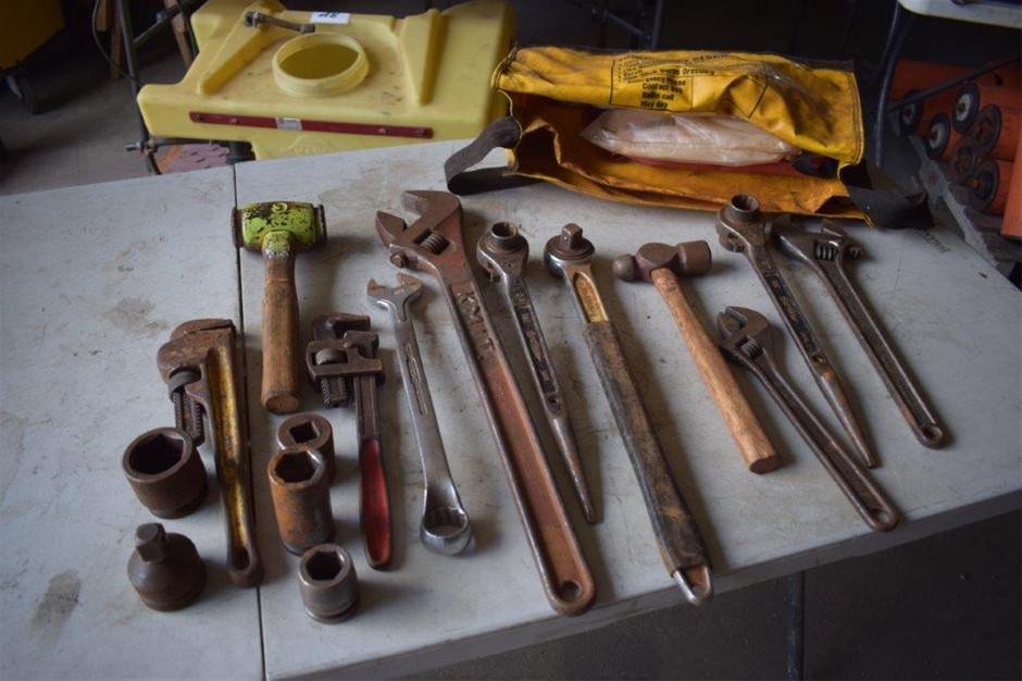Lot of Assorted Hand Tools Auction (0049-9054987) | Grays Australia
