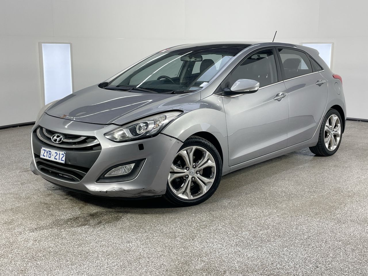 2013 Hyundai i30 Premium GD Automatic Hatchback Auction (0001-21038493 ...