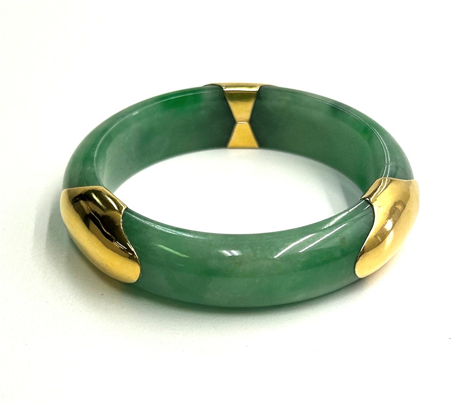18ct Yellow Gold Jade Bangle Auction (0047-2562341) | Grays Australia