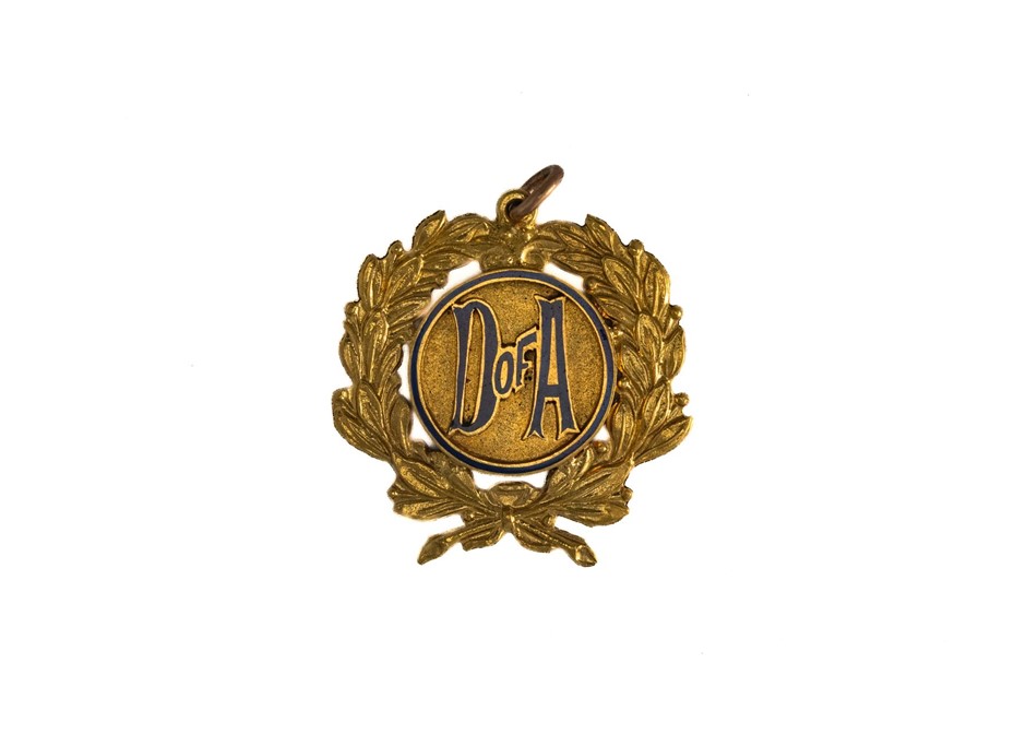 1931 NZ Draper of Australia 9Ct gold & enamel medal, 'Awarded to D.H ...