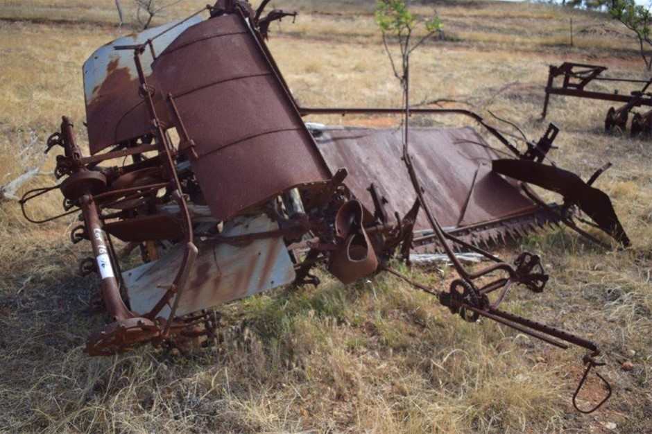 Vintage Massey Harris Hay Sheaf Binder Auction (0016-9055332) | Grays ...