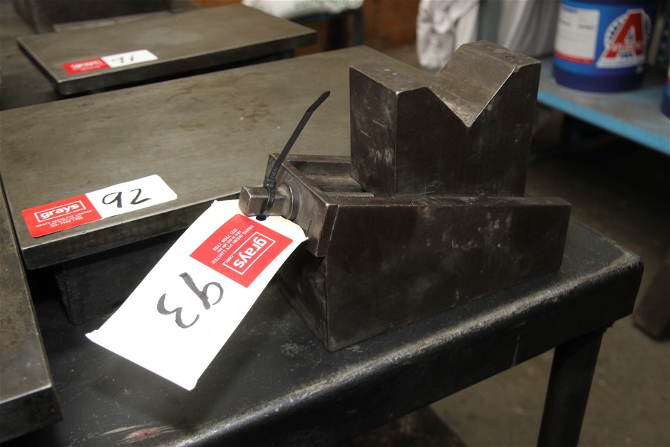 Machine Adjustable Sliding Vee Block Auction (0093-5058494) | Grays ...