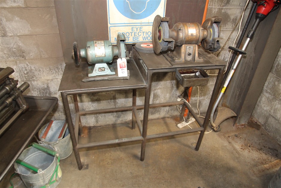 2x Bench Grinder with Steel Work Bench Auction (0060-5058494) | Grays ...
