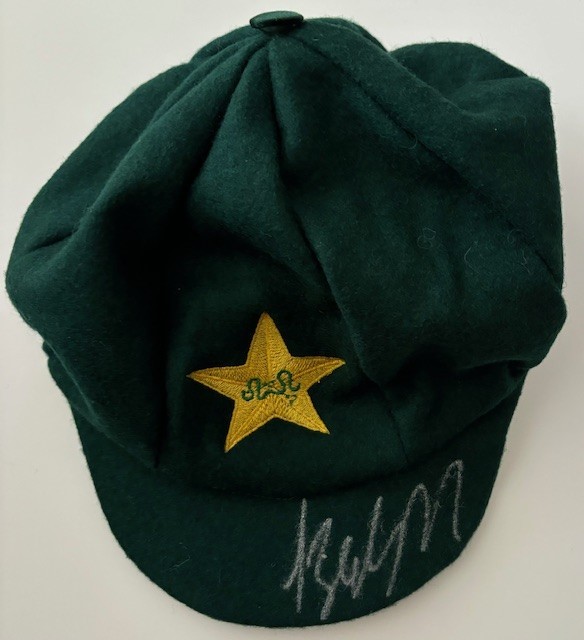 PAKISTAN GUN BATSMAN BABAR AZAM SIGNED TEST MATCH CAP Auction (0014 ...