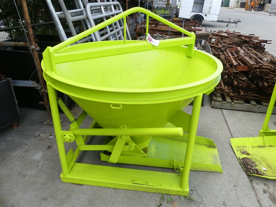 Concrete Kibble Hopper Crane Lift Auction (0087-5058641) | Grays Australia