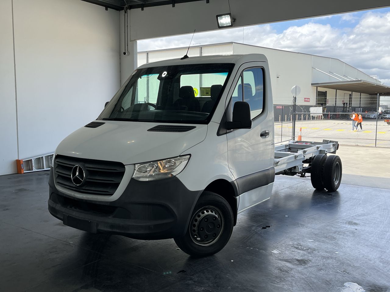 Mercedes Benz Sprinter 516 CDI LWB Turbo Diesel Automatic Cab Chassis ...