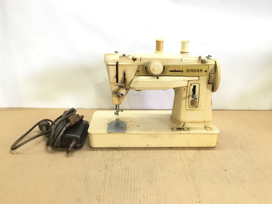SINGER Mix Model EASY SEWING Auction (0002-2563202) | Grays Australia