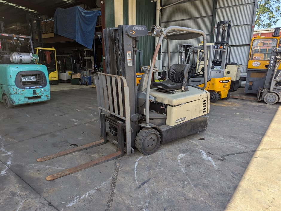 Crown SC4000 Counterbalance Electric Forklift Auction (0006-5058779 ...