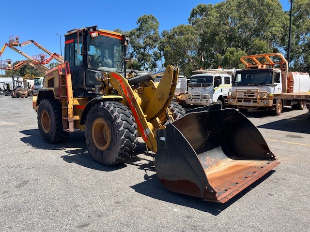 Caterpillar 930K ITC Loader with Attachments