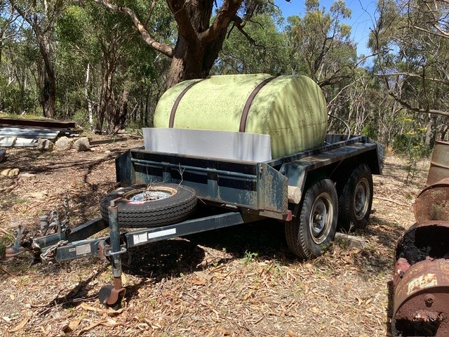 2002 Premier Tandem Axle Box Trailer With Water Tank And Pump Auction ...