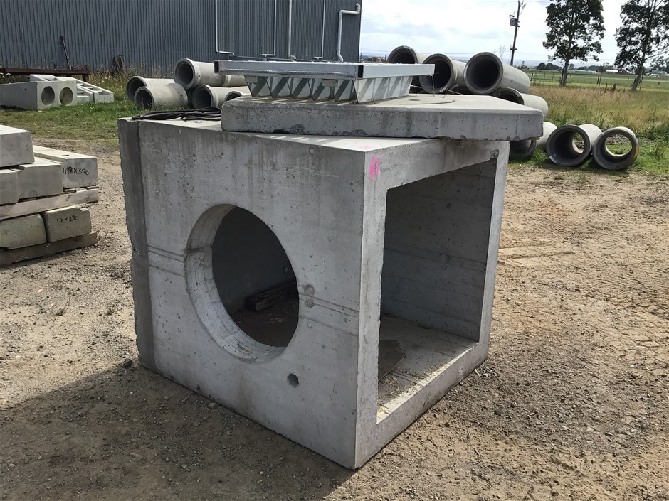 Aus Pits Concrete Pit and Pit Covers Auction (0041-3031669) | Grays ...