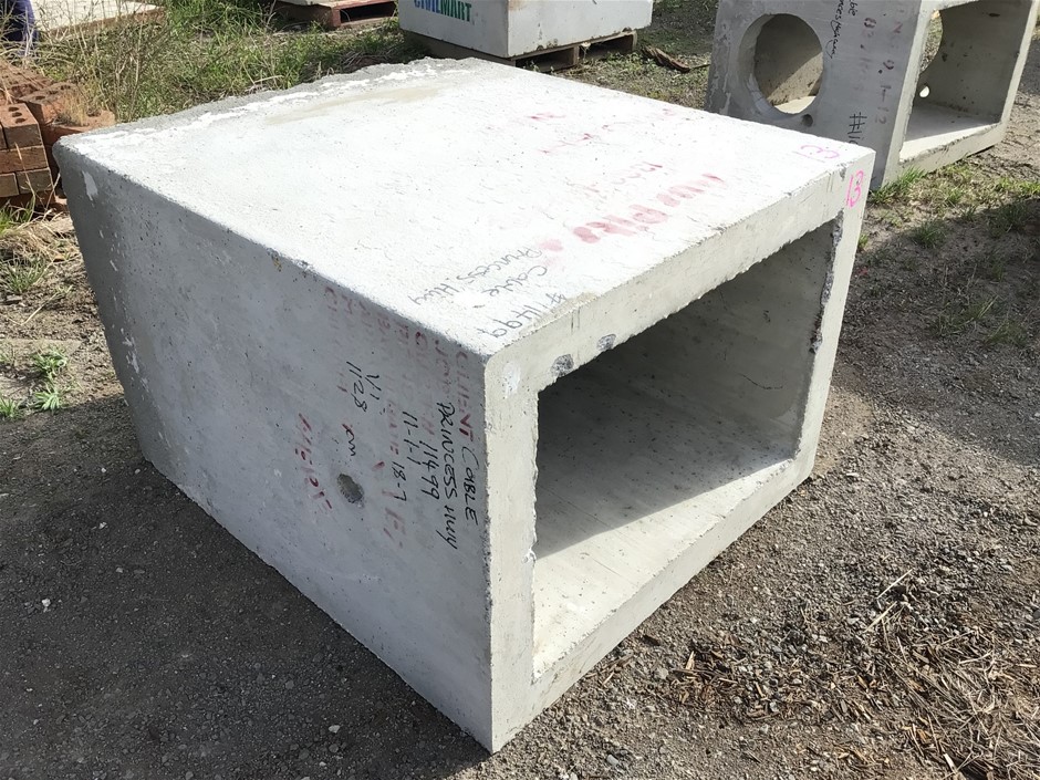 1x Aus Pits Concrete Pit Auction (0013-3031669) | Grays Australia