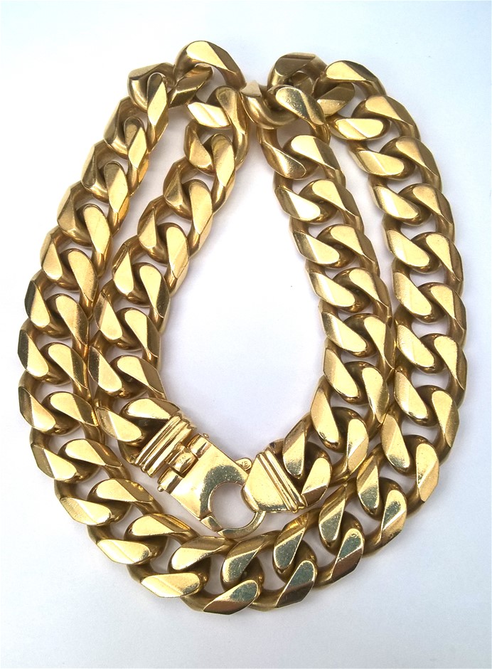 9ct yellow gold curb chain, polished finish, with parrot clasp. Auction ...