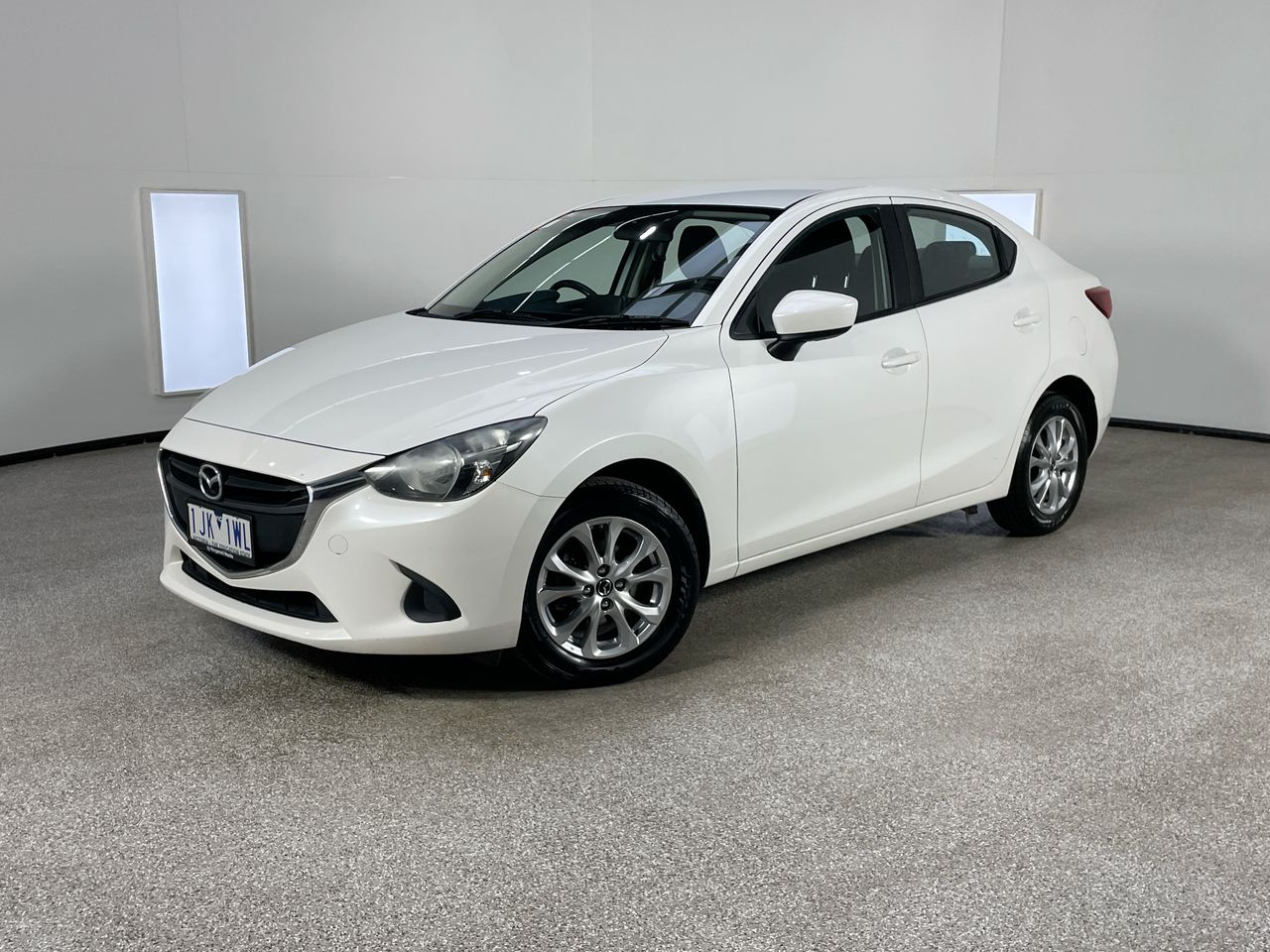2016 Mazda 2 Maxx DL Automatic Sedan Auction (0001-21042716) | Grays ...