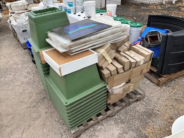 Pallet of Electrical Pits, Mirrors, and Tap Hardware Auction (0141 ...