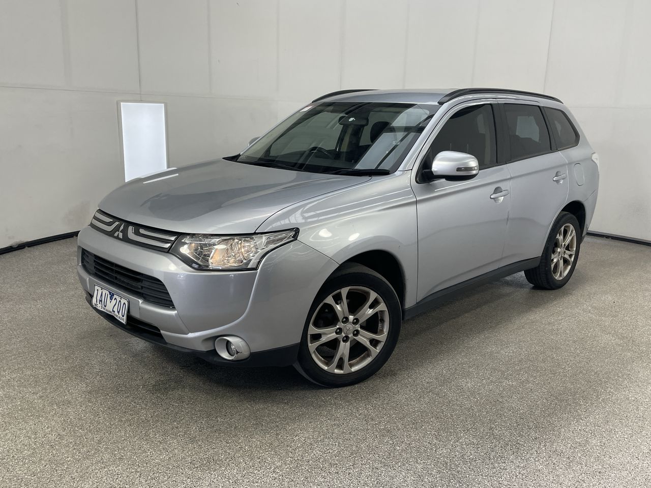 2013 Mitsubishi Outlander LS 2WD ZJ CVT Wagon Auction (0001-21043019 ...
