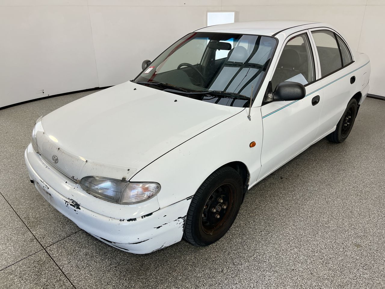 1995 Hyundai Excel LX X3 Automatic Sedan Auction (0001-50710721 ...