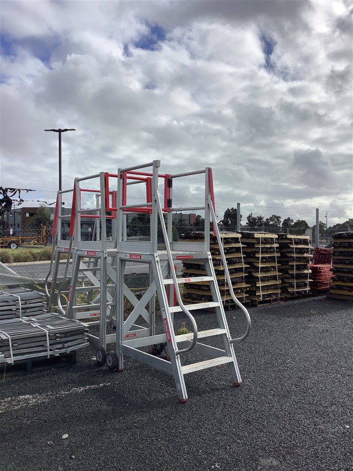 Chariot Ladders x 3 – 5 Step Access Ladders Auction (0001-3031999 ...