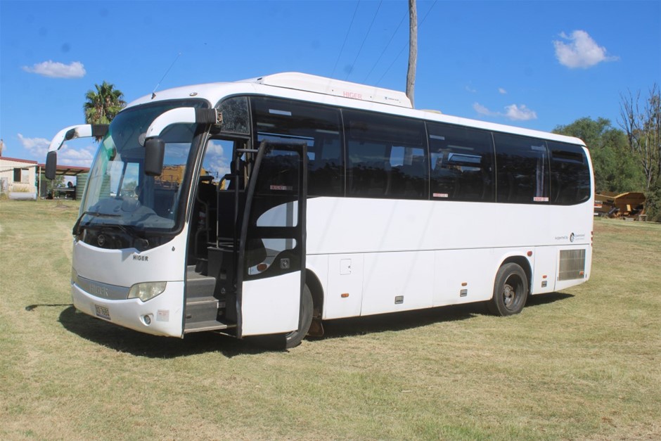 2009 WMC BUS Higer White V Series 9m Bus Auction (0001-5059013) | Grays ...